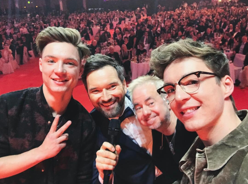 Zu Ehren - Die Lochis - dieLochis | Official Website